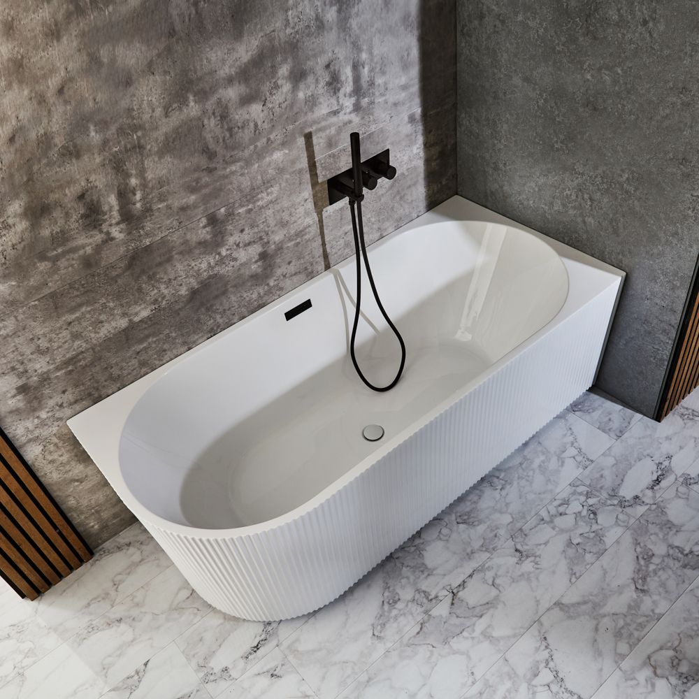 Baignoire semi-îlot d’angle cannelée – 170 cm x 80 cm – Choix de ...